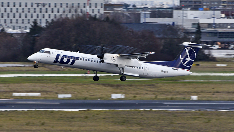 LOT / Dash 8-Q400 – Berlin Aviation Spotting